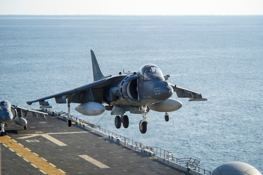 DVIDS - Images - Amphibious Ready Group Marine Expeditionary Unit ...