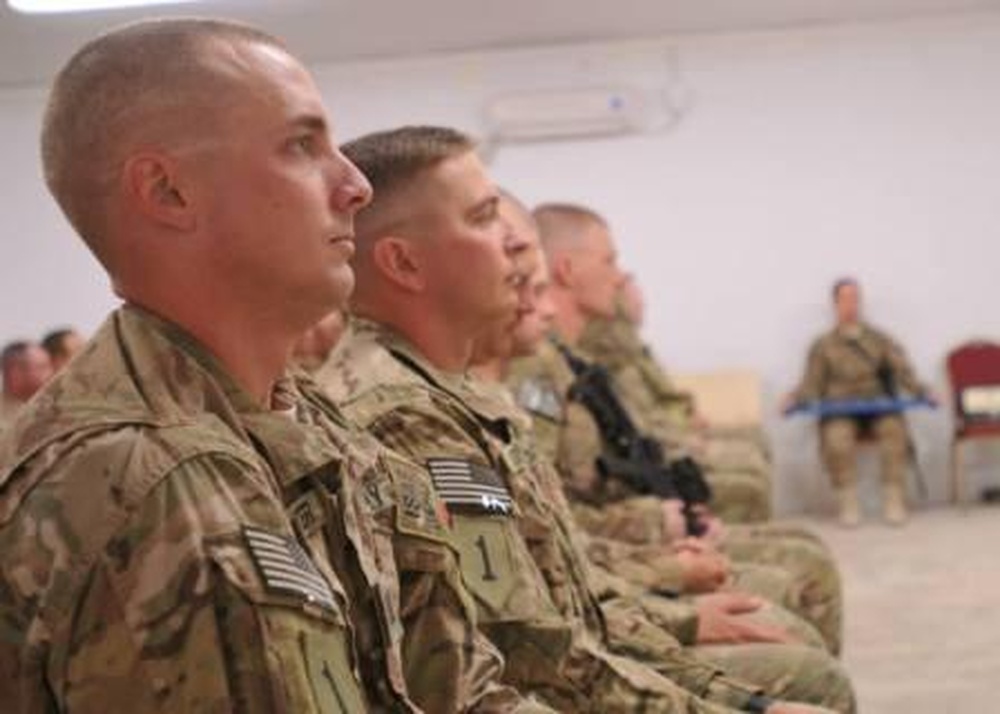 DVIDS - News - 3/1 soldiers awarded for valorous acts