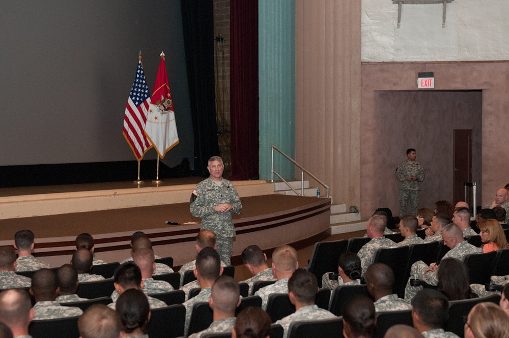 DVIDS - News - SMA Chandler meets with Schofield soldiers, families