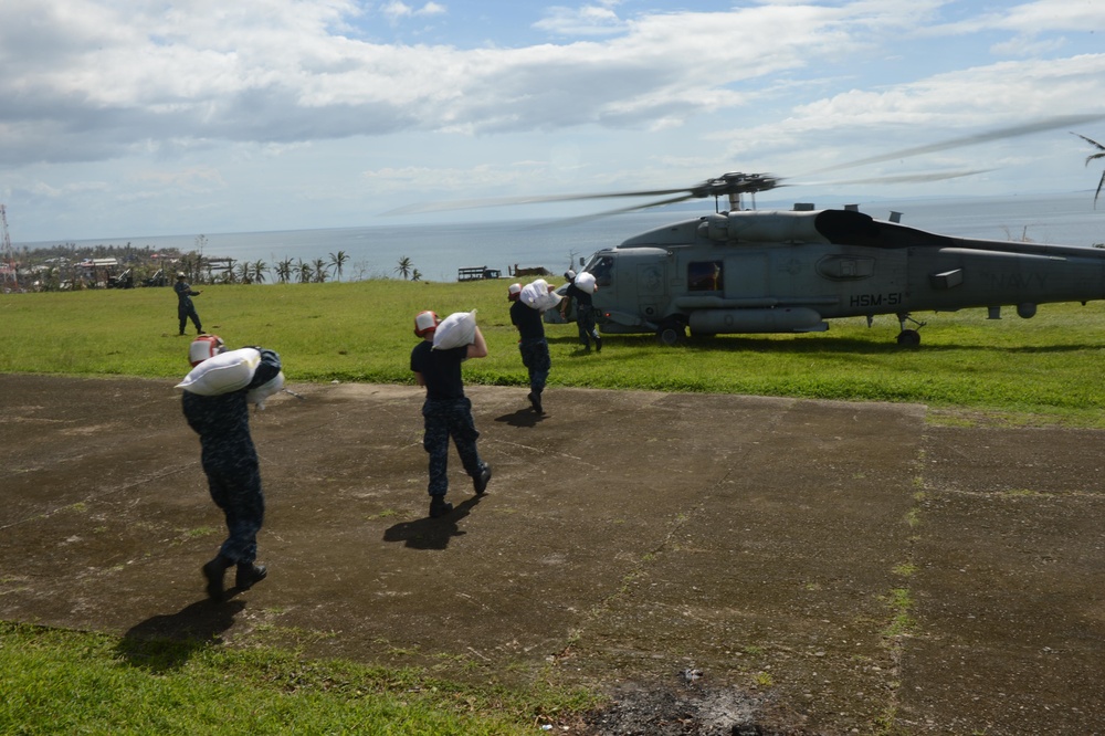 DVIDS - Images - Operation Damayan [Image 1 of 5]