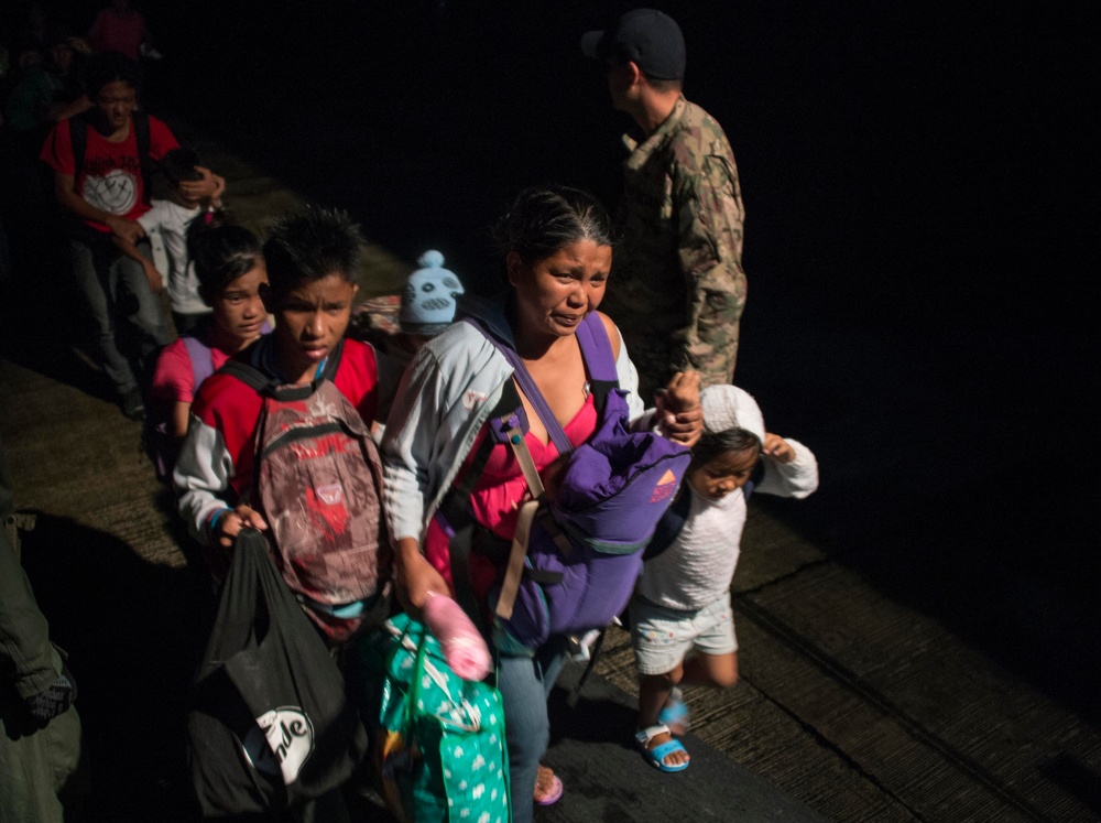 DVIDS - Images - Operation Damayan [Image 7 of 10]