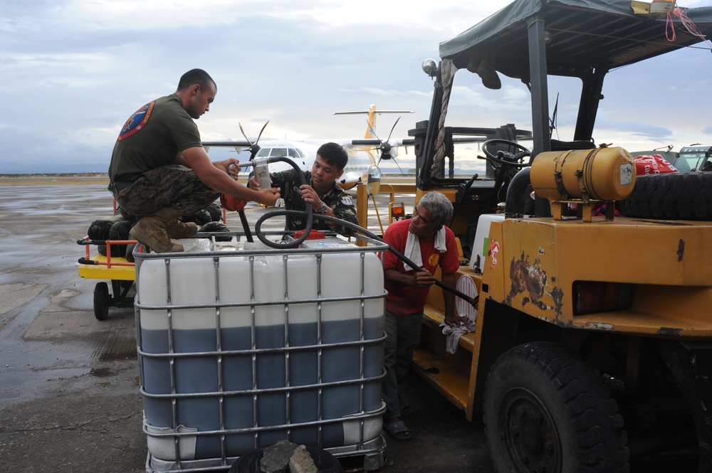 DVIDS - Images - Operation Damayan [Image 9 of 9]