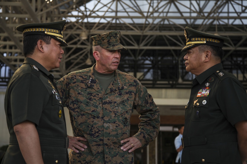 DVIDS - Images - Operation Damayan [Image 1 of 3]