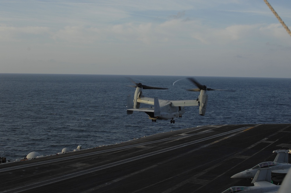 DVIDS - Images - VMM-166, USS Harry S. Truman activity [Image 3 of 3]