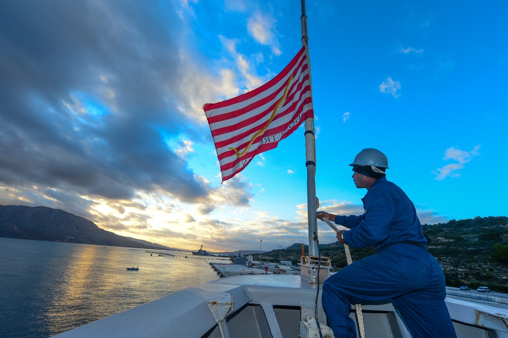 DVIDS - Images - Port visit [Image 8 of 9]