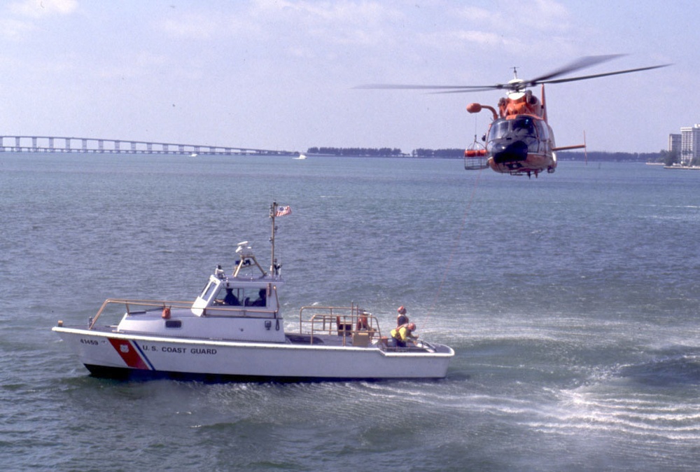 DVIDS - Images - HH65A AND 41 FOOT UTILITY BOAT