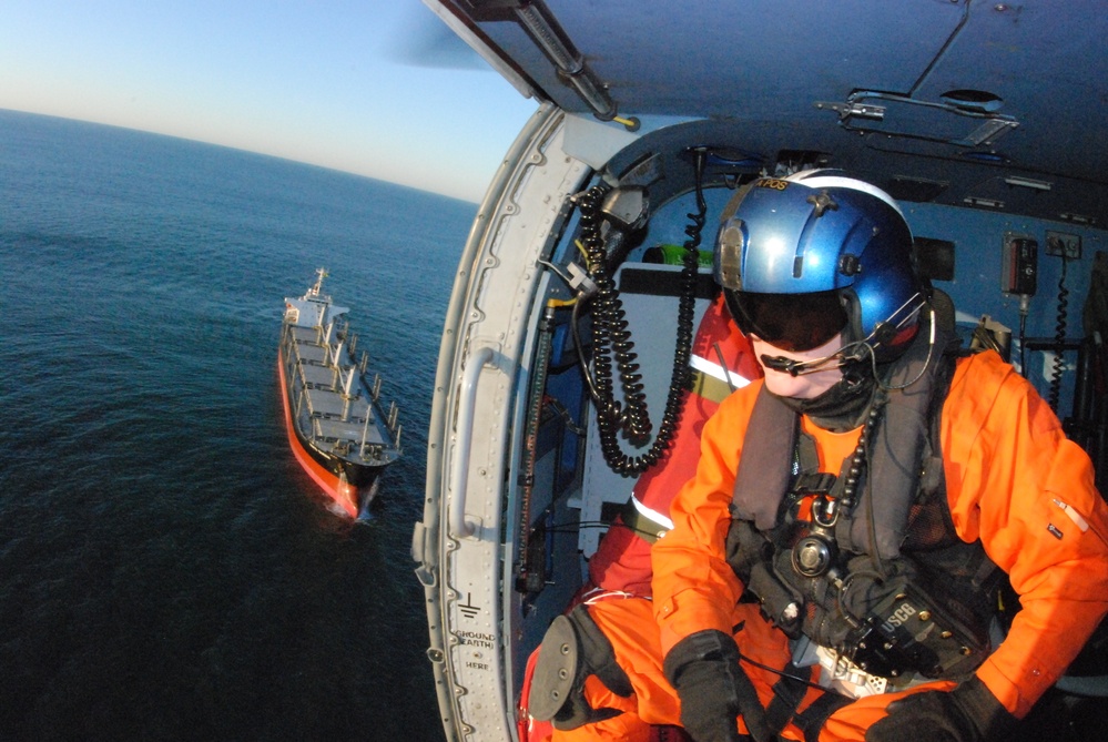 DVIDS - Images - Coast Guard performs vessel security checks