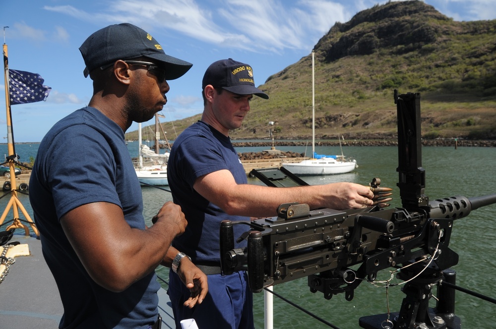 DVIDS - Images - U.S.Coast Guard Cutter Kittiwake weapons training
