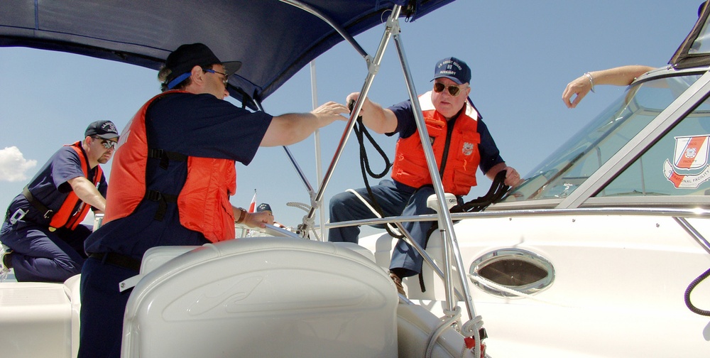 DVIDS - Images - Alongside Towing Task Proficiency Training