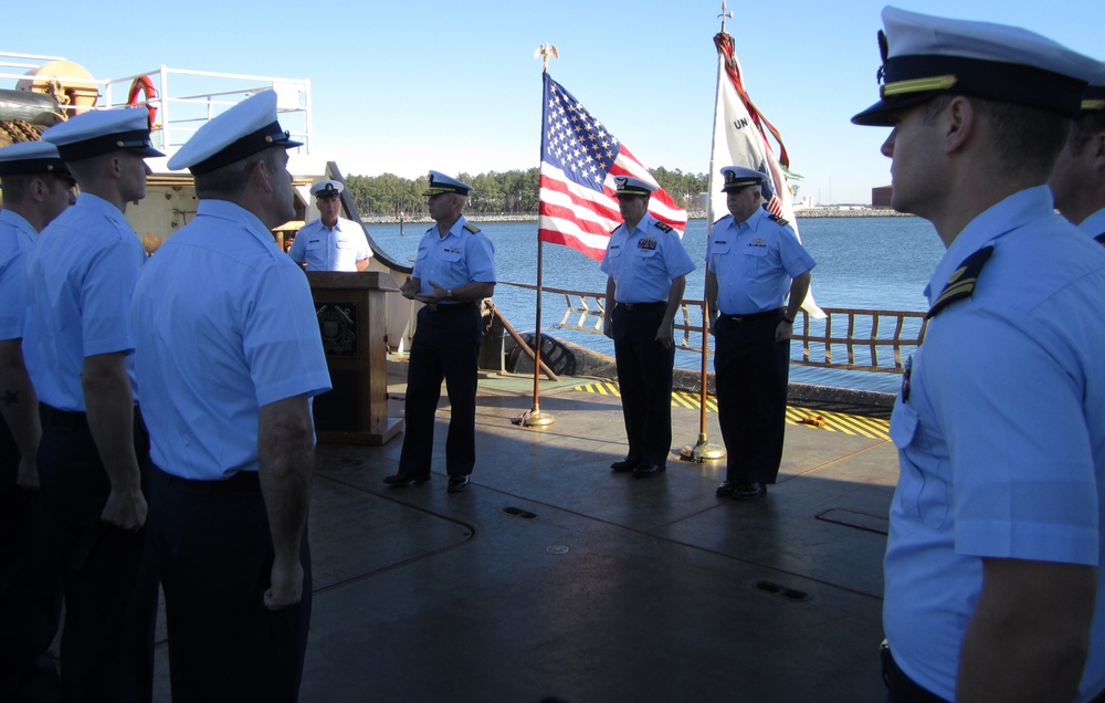DVIDS - Images - Coast Guardsman assumes command of CGC Fran
