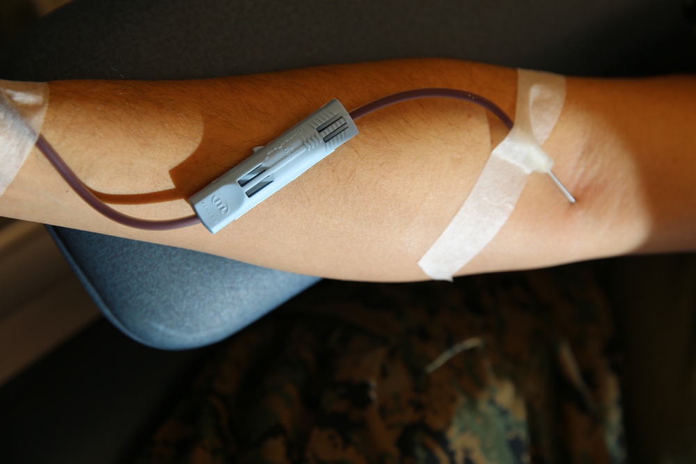 DVIDS - Images - Making spirits bright, one blood donation at a time ...