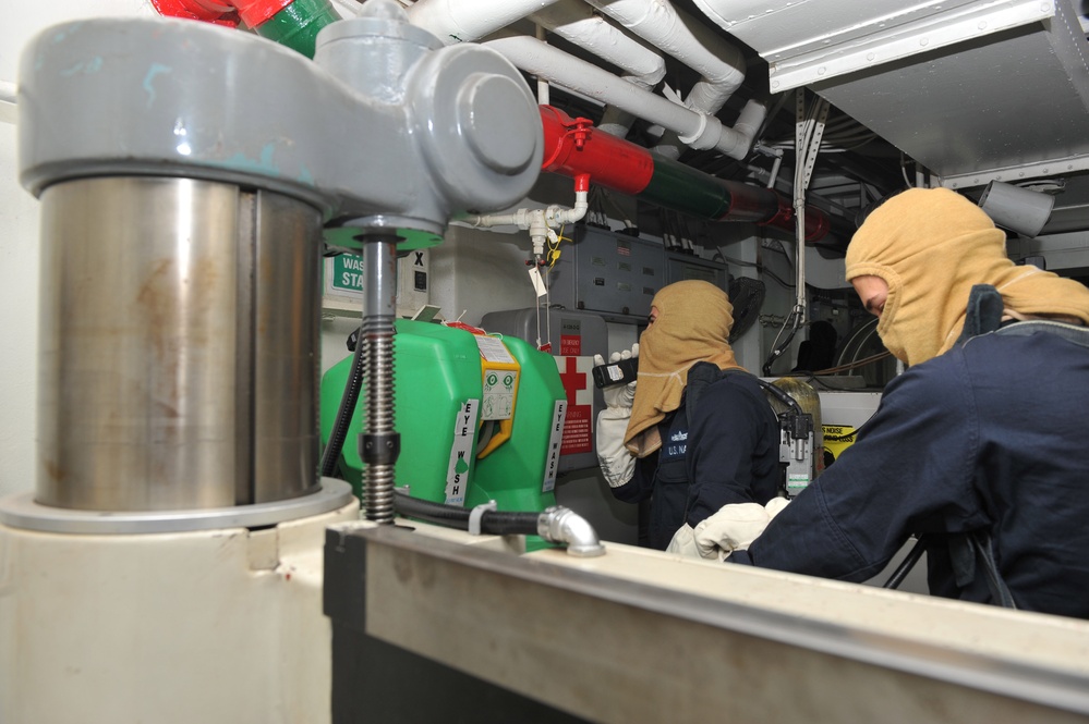 DVIDS - Images - Damage control training aboard USS Blue Ridge [Image 2 ...