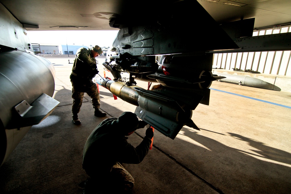 DVIDS - Images - Competition tests 177th Fighter Wing load crews ...