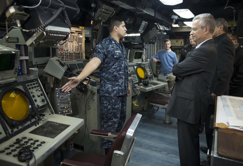DVIDS - Images - USS Elrod tour [Image 2 of 6]