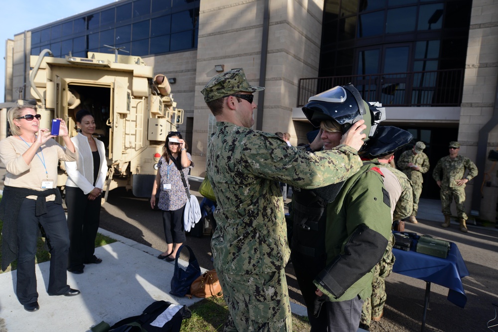 DVIDS - Images - LEAD San Diego visits EODMU-3 [Image 6 of 6]