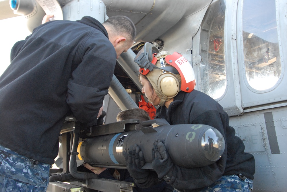 DVIDS - Images - HSC-26 sailors load training missile on MH-60S Seahawk