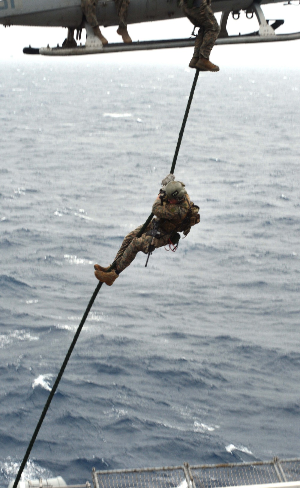 DVIDS - Images - 31st MEU Marines fast rope aboard USS Bonhomme Richard ...