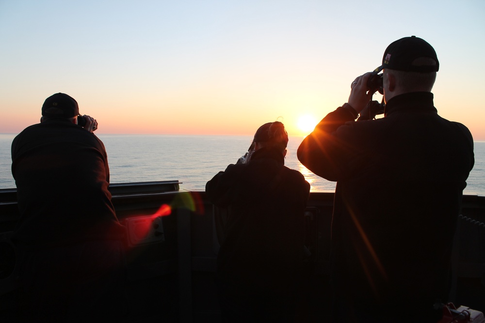 DVIDS - Images - USS Mahan operations [Image 1 of 2]