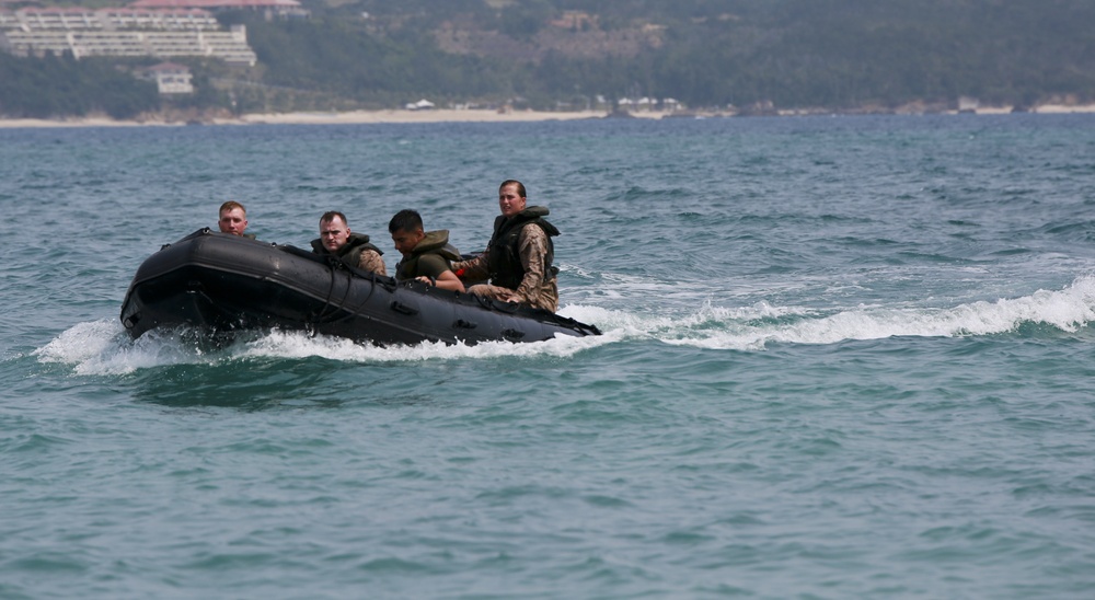 DVIDS - News - Combat engineers take to ocean during water-mobility ...