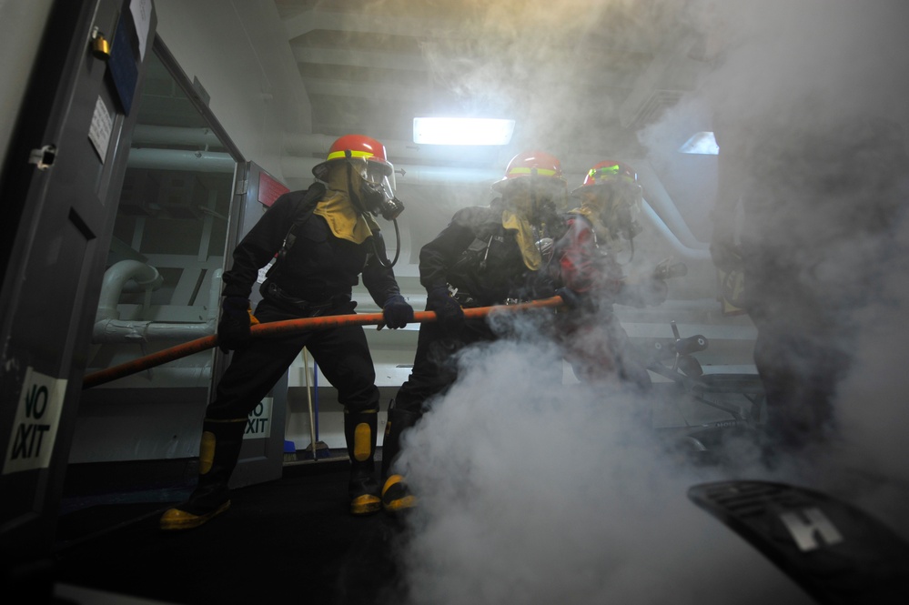 DVIDS - Images - USS Blue Ridge operations [Image 1 of 2]