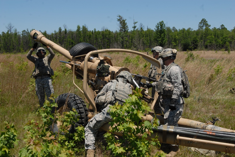 DVIDS - News - 1-76 FA soldiers conduct air assault training with two ...