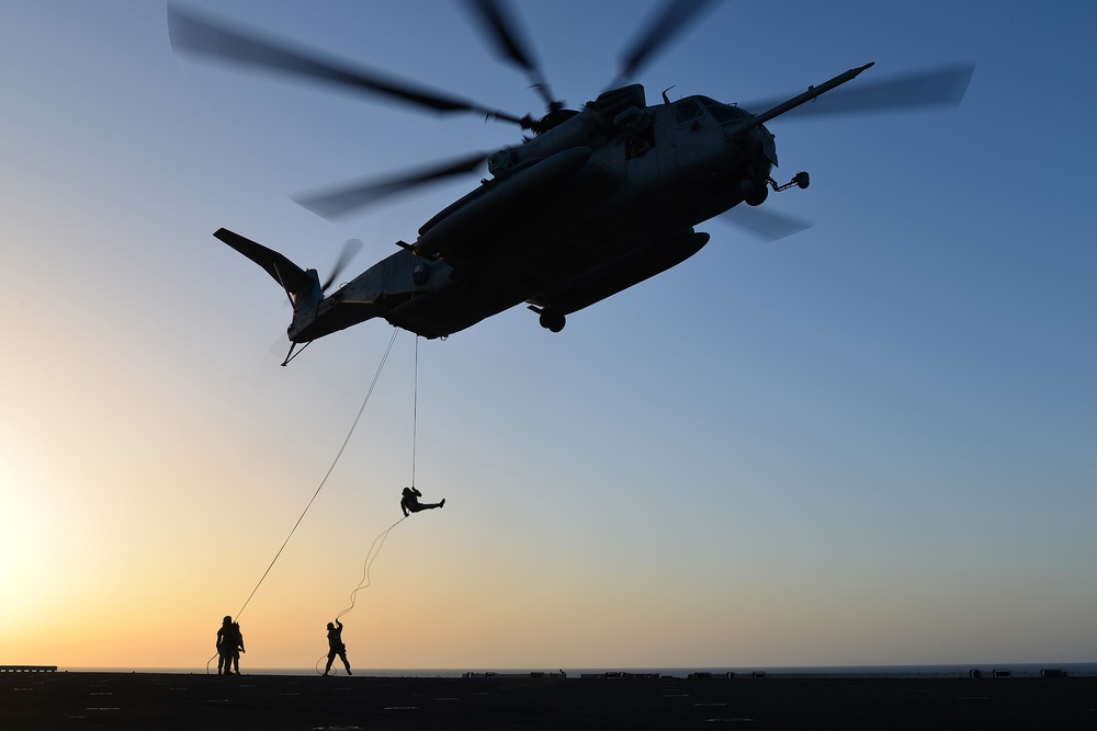 DVIDS - Images - BLT 1/6 rappels, fast ropes at sea [Image 2 of 5]