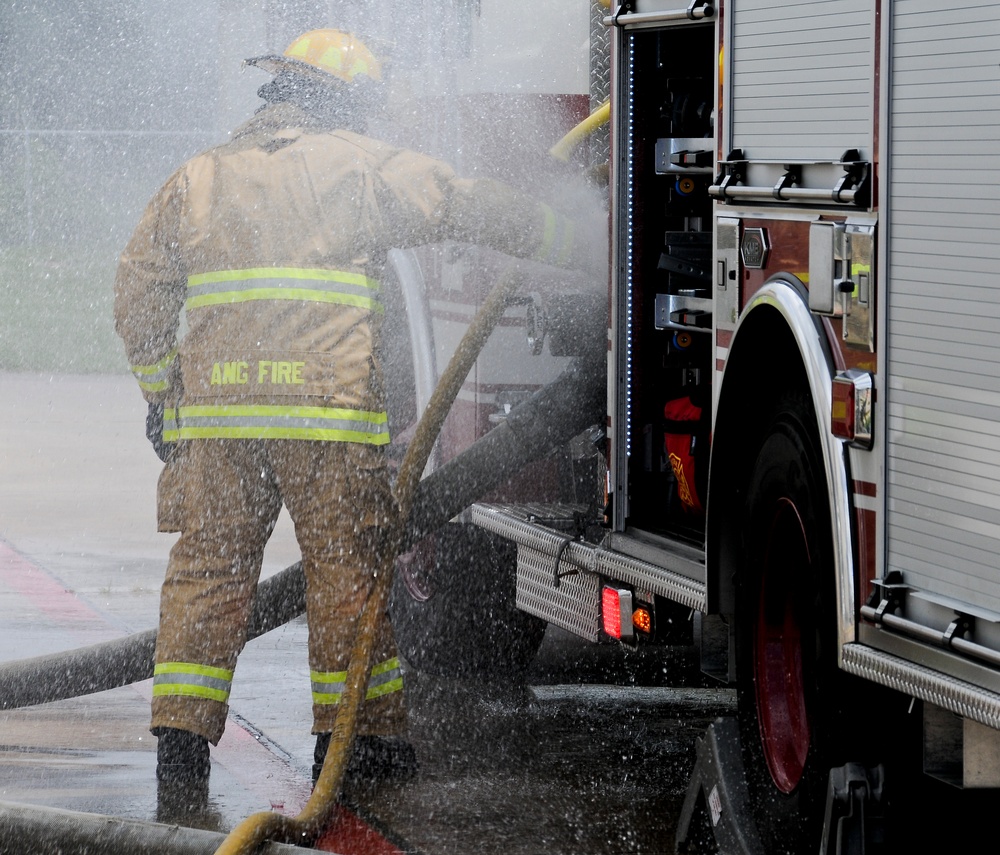 DVIDS Images 147th RW CES Firefighter Annual Training Image 8 Of 12 