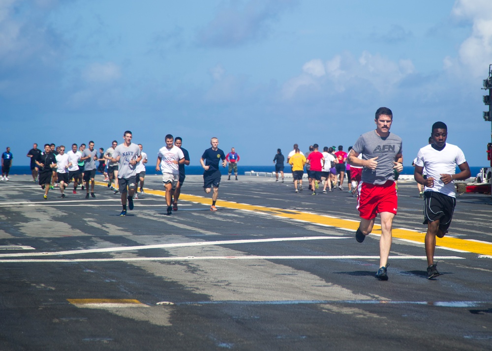 DVIDS - Images - Peleliu SCPOA holds 5K flight deck run [Image 2 of 3]