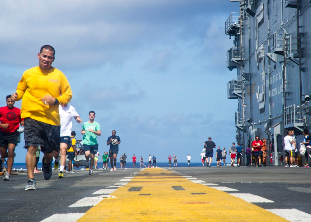 DVIDS - Images - Peleliu SCPOA holds 5K flight deck run [Image 3 of 3]