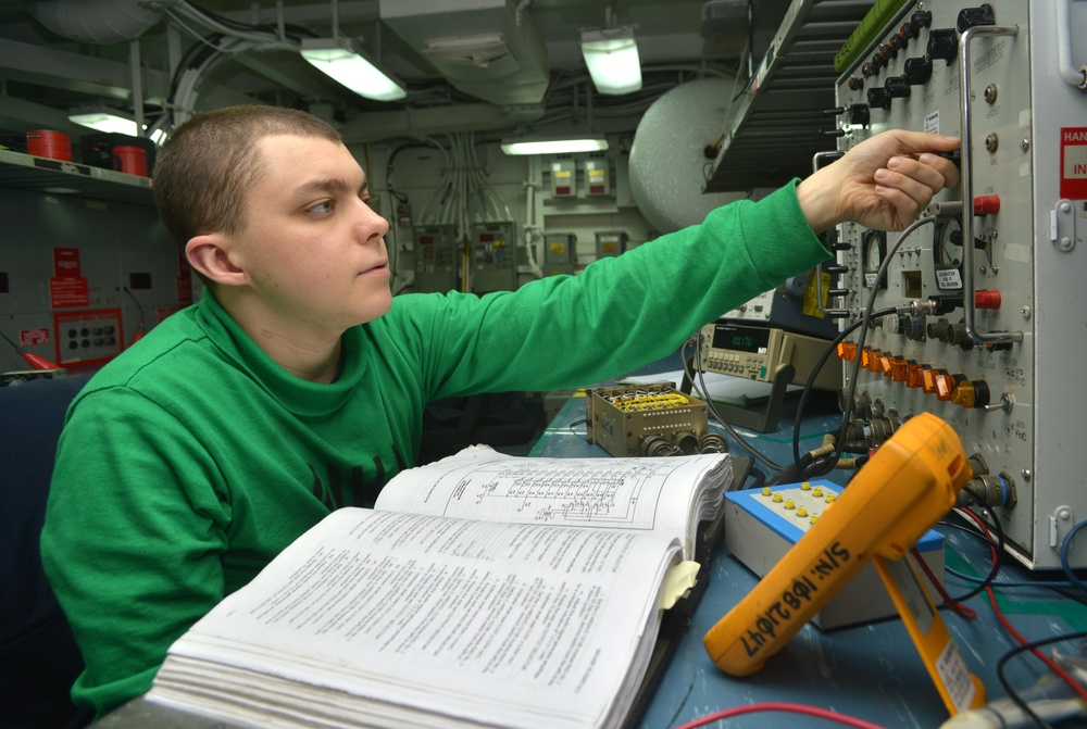 DVIDS - Images - USS George Washington sailors at work [Image 1 of 2]