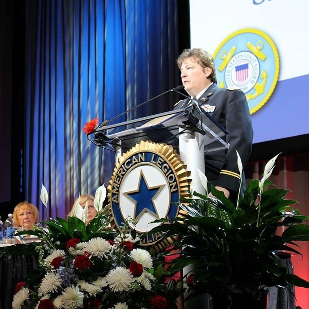 DVIDS - News - Army Reserve colonel receives Servicewoman of the Year Award