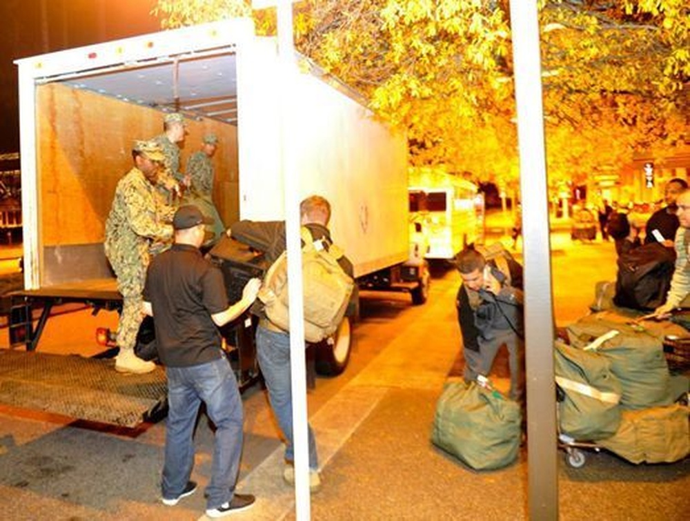 DVIDS - Images - ECRC Assists NAVELSG Redeployers