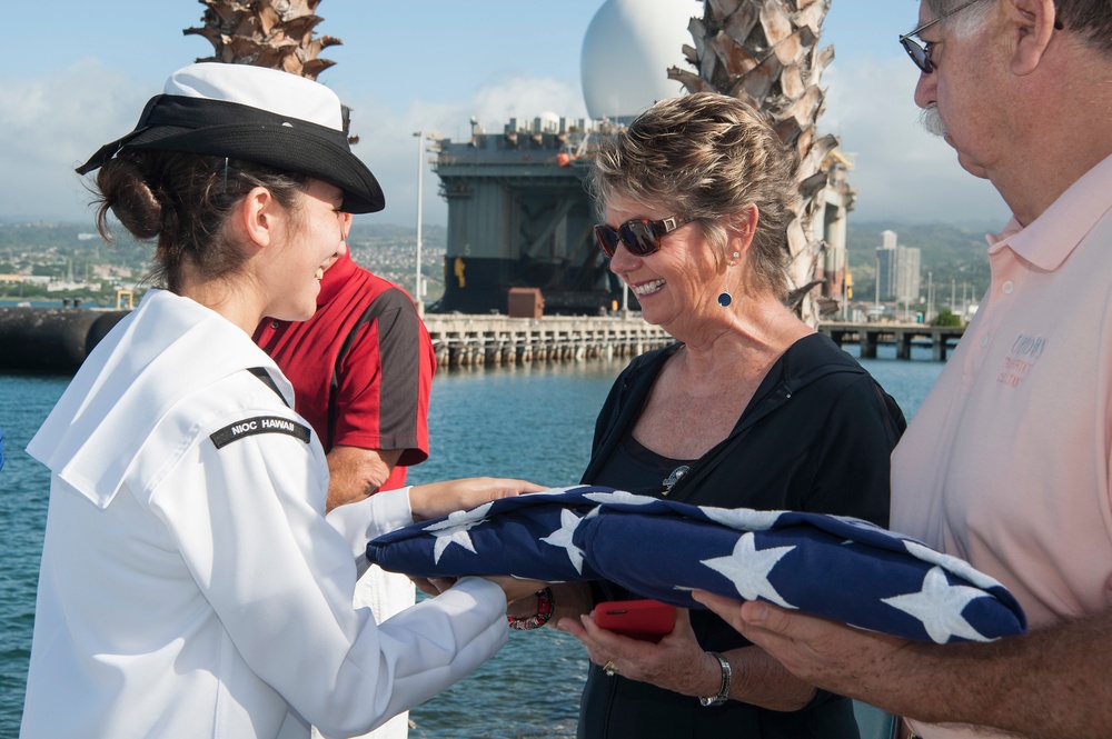 DVIDS - Images - Pearl Harbor survivor ash-scattering ceremony [Image 3 ...
