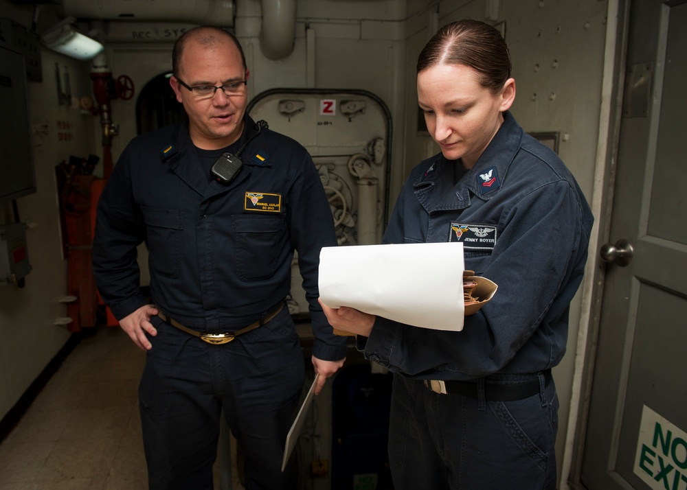 DVIDS - Images - USS Carl Vinson zone inspection [Image 5 of 9]