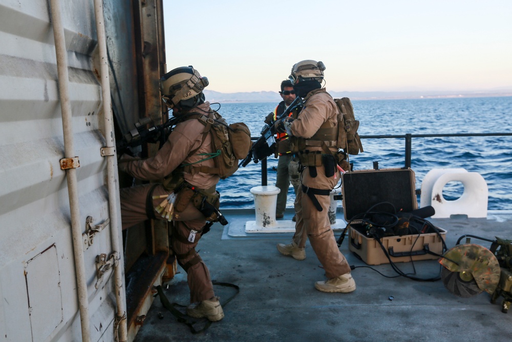 DVIDS - Images - MRF conducts interoperability training [Image 7 of 10]
