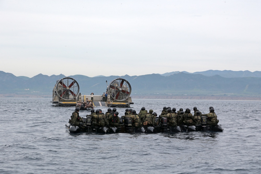 DVIDS - Images - Iron Fist 2015 Combat Rubber Raiding Craft Training ...