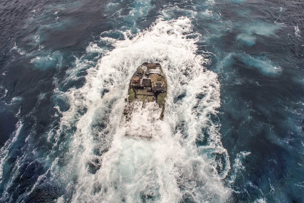 DVIDS - Images - Amphibious assault vehicle launches from USS Bonhomme ...