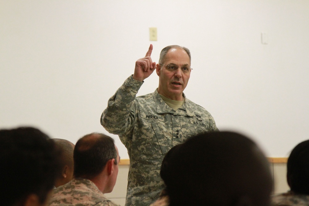 DVIDS - News - Lt. Gen. Perna discusses leadership development with ...