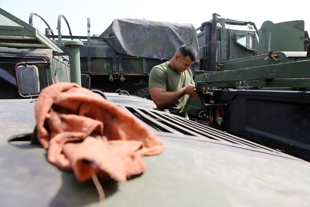 DVIDS - Images - CLB-24 conducts maintenance aboard the USS Fort ...
