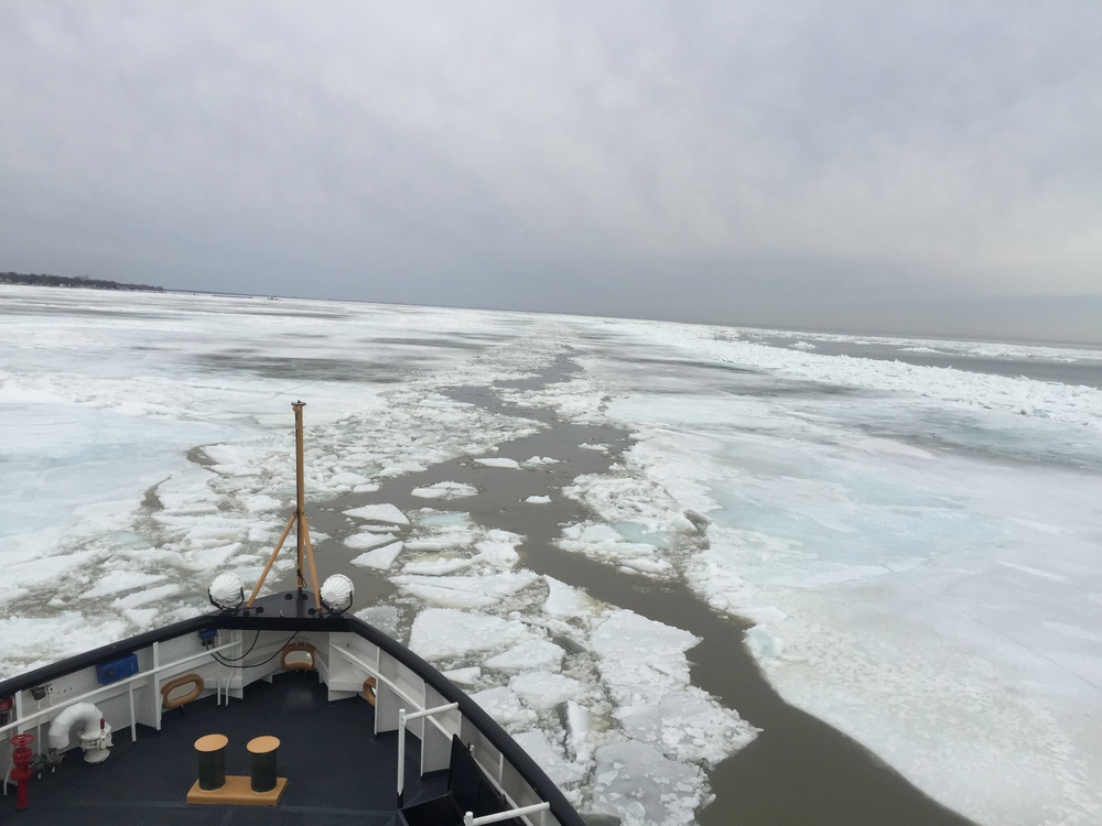 DVIDS - Images - USCGC Neah Bay ice breaking in Lake Erie [Image 1 of 5]