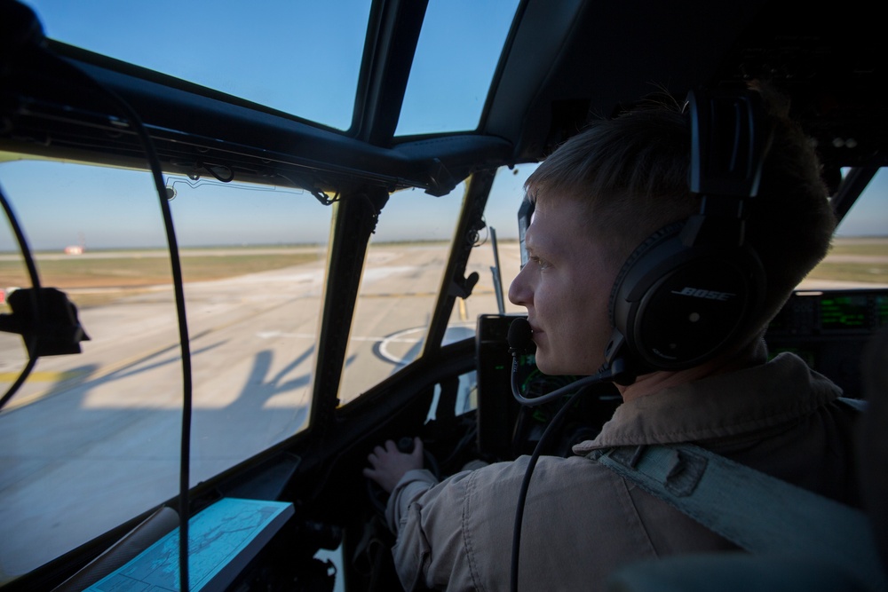 DVIDS - Images - VMGR-252 Flight In Support of A Deployed Unit [Image 30 of 38]