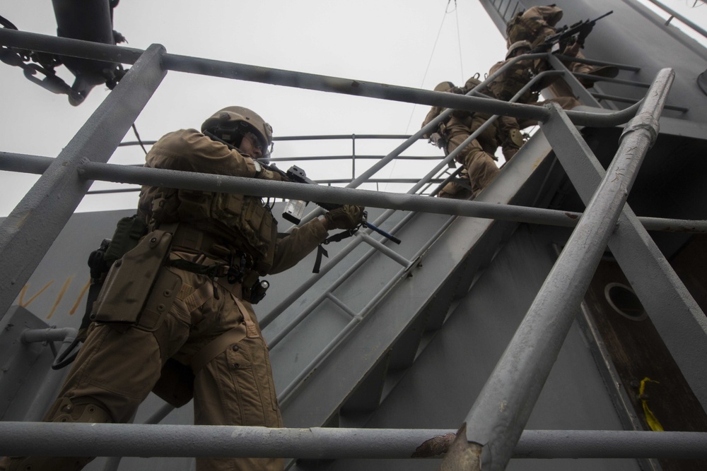 DVIDS - Images - 26th Marine Expeditionary Unit Force Recon Detachment ...