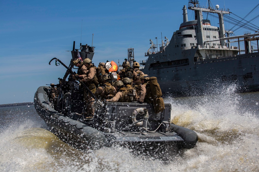 DVIDS - Images - 26th Marine Expeditionary Unit Force Recon Detachment ...