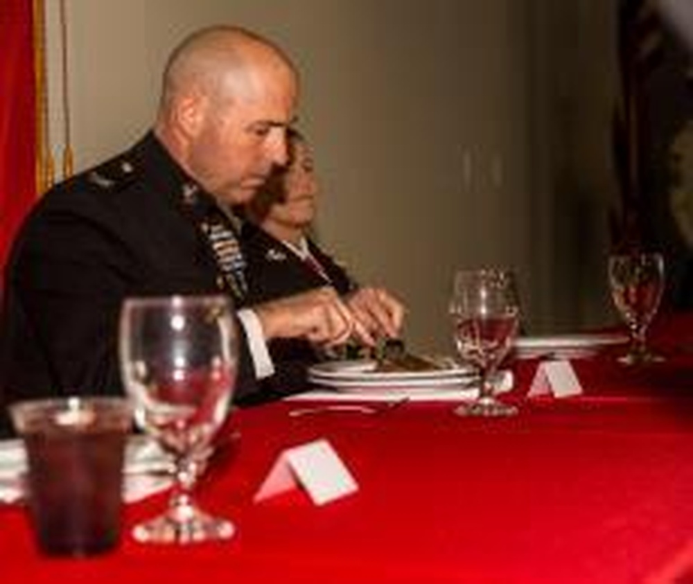DVIDS - News - DPC/RSU-East Marines participate in traditional mess ...