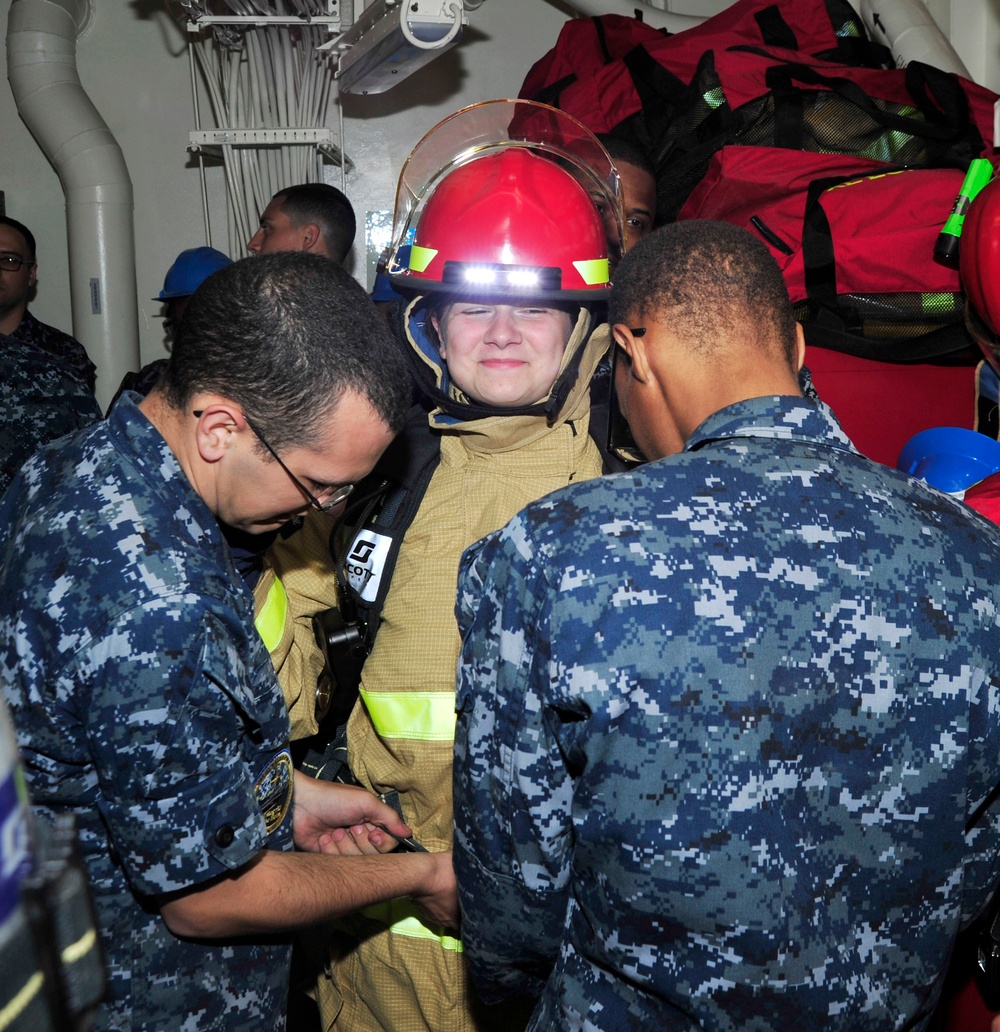 DVIDS - Images - Damage control training aboard CVN 78 [Image 3 of 5]