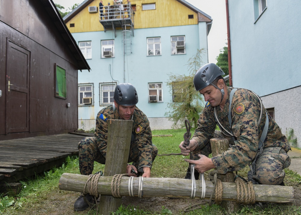 DVIDS - Images - AFBiH soldiers participate in rescue training [Image 2 ...