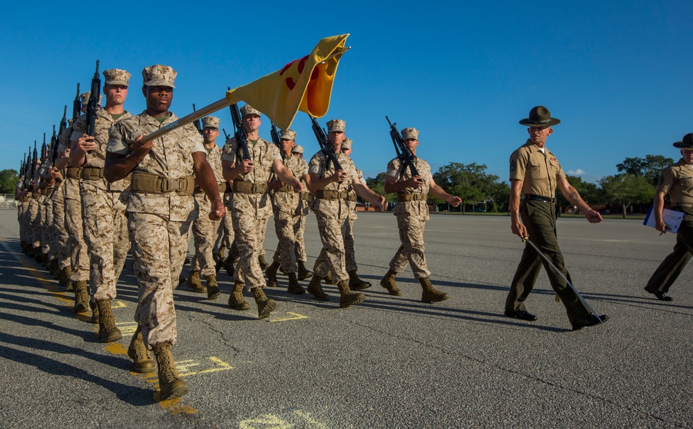 DVIDS - Images - Marine recruits display teamwork during initial drill ...
