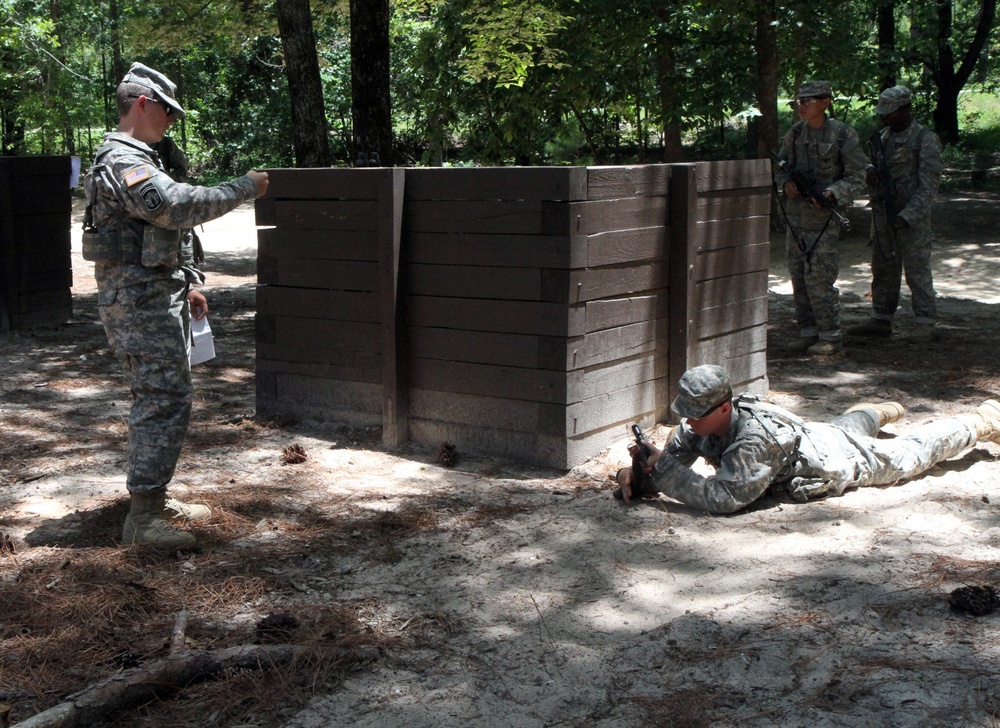 DVIDS - Images - Basic Combat Training Soldiers qualify on grenade ...