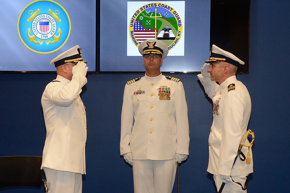 DVIDS - Images - Coast Guard Marine Safety Unit Paducah transfers command [Image 1 of 2]