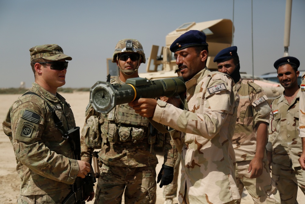 DVIDS - Images - IA Soldiers train on weapons familiarization [Image 1 ...